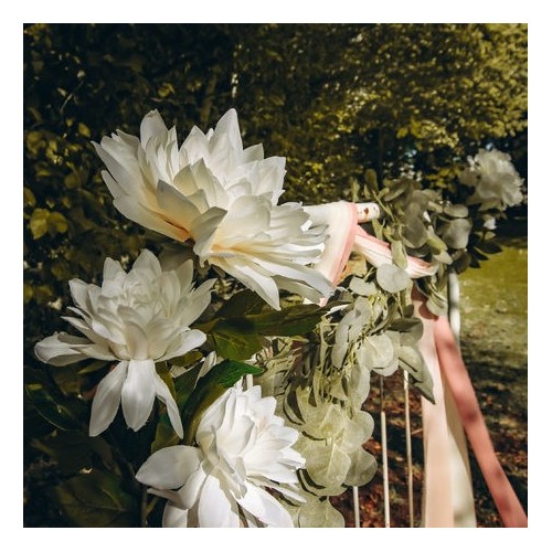 Dahlia artificiel blanc